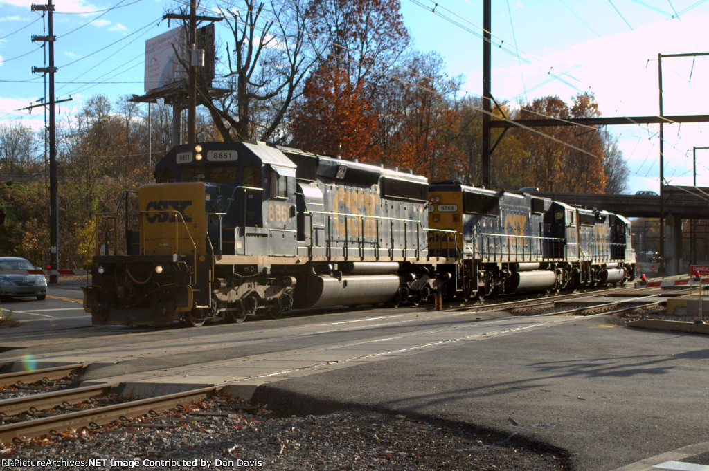 CSX SD40-2 8851 leads Q418-08